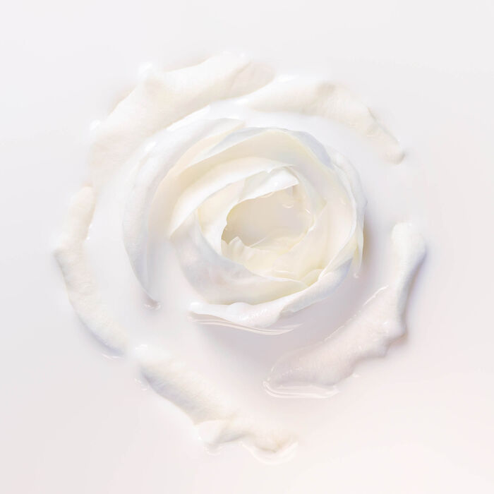 Dior Prestige Light-in-White Solution Lumière Activated Serum | DIOR